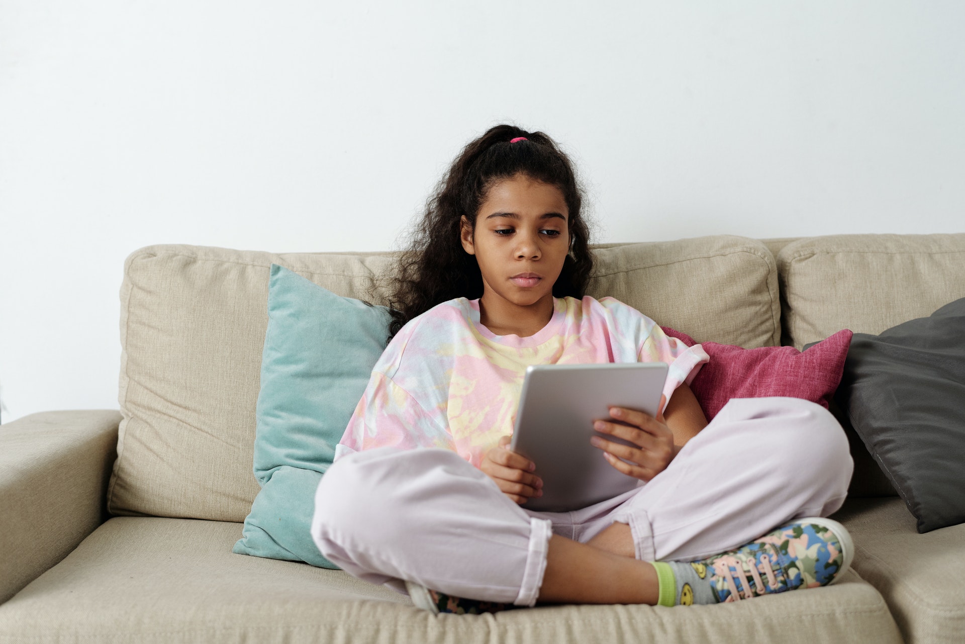 Setting Screen Time Limits: 6 Tips for Parents - Body+Mind Magazine