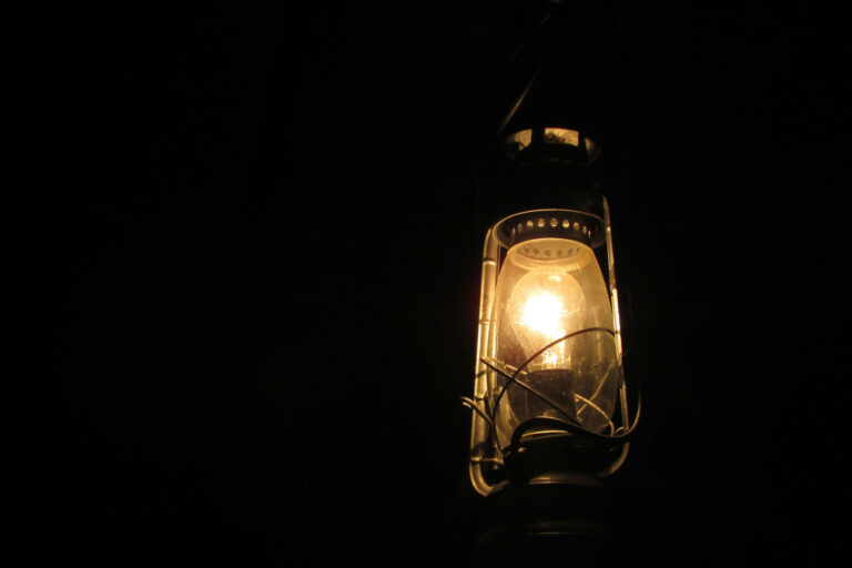 The Ultimate Unplug: Why Darkness Retreats May Turn On Your Inner Light ...